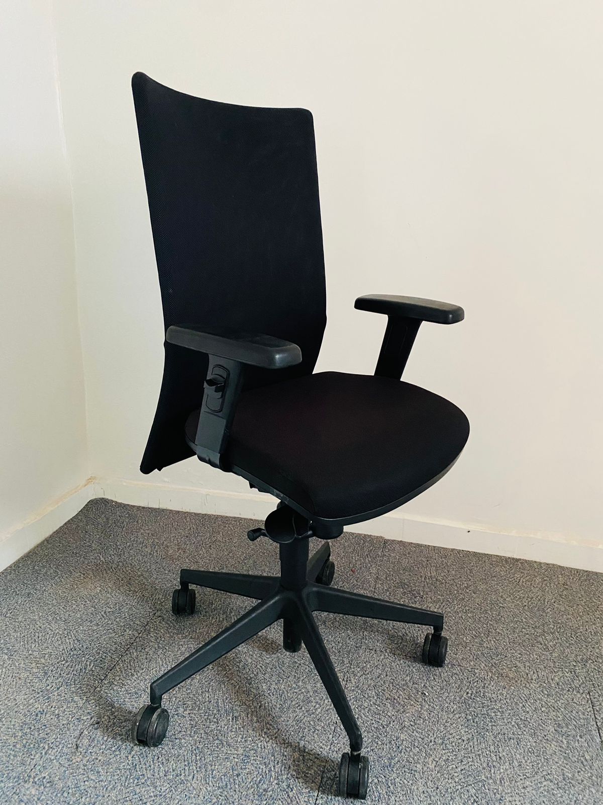 Chaise à roulette Eurosit soutien lombaire | Locaux: matériel ...