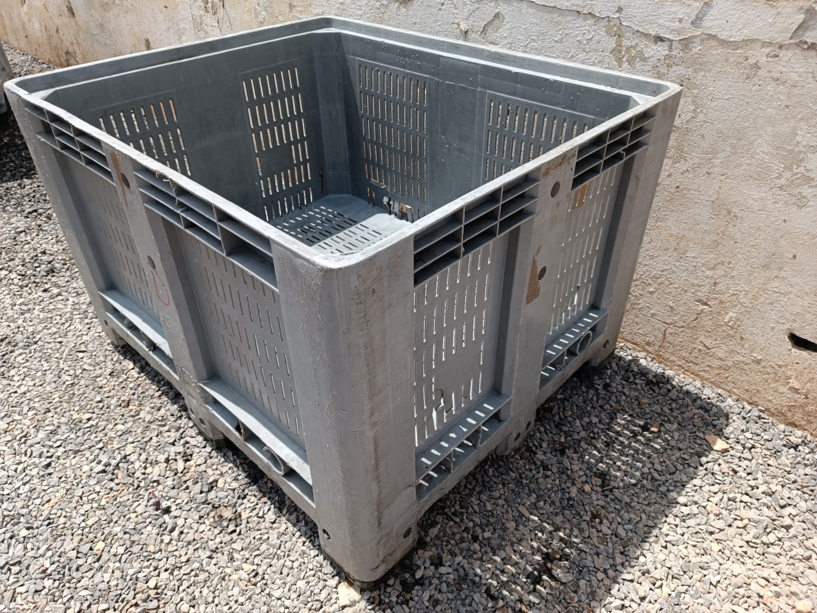 Palox palette caisse en pvc 120x100x80 défaut voir photo gris | Locaux ...